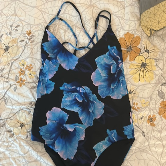 PINK Victoria's Secret | Swim | Flattering Vs Pink Onepiece Swimsuit ...
